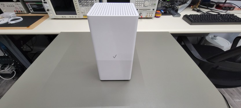 Product teardown: Verizon (Wistron NeWeb Corporation) CR1000A WiFi 6E ...