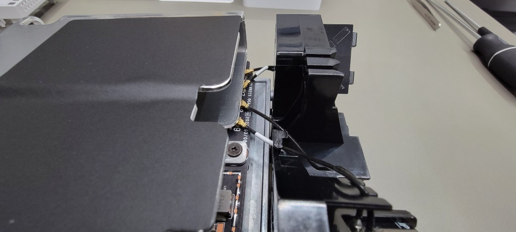 Product teardown: Verizon (Wistron NeWeb Corporation) CR1000A WiFi 6E ...