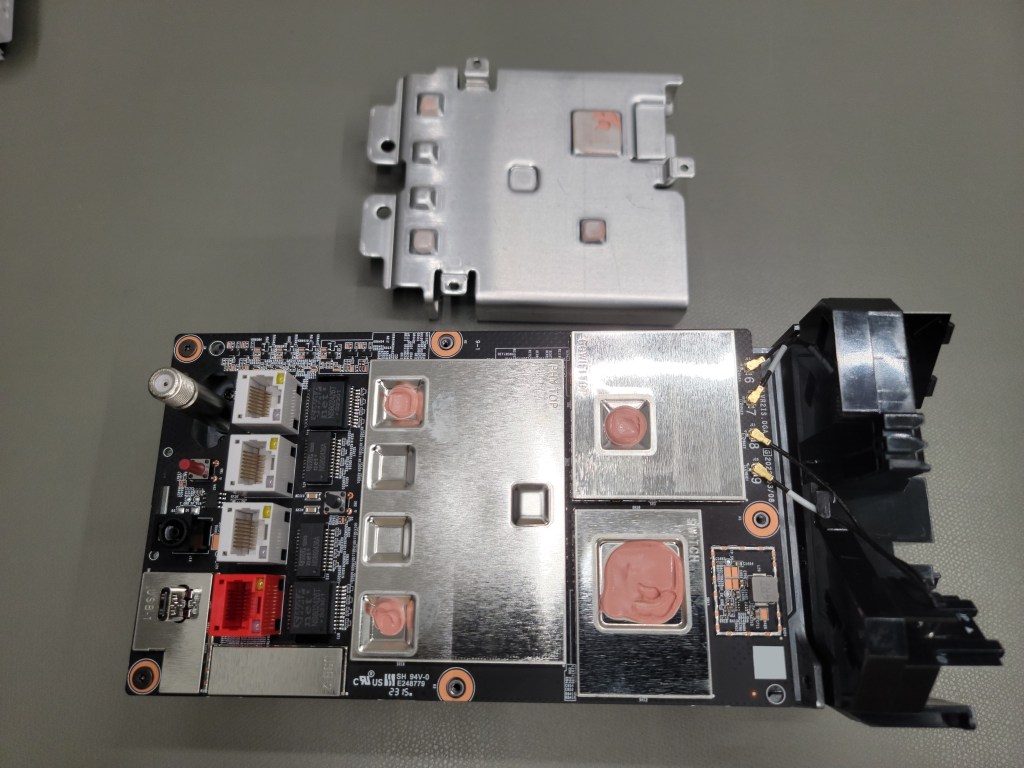 Product teardown: Verizon (Wistron NeWeb Corporation) CR1000A WiFi 6E ...