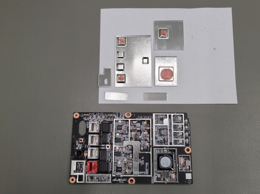 Product teardown: Verizon (Wistron NeWeb Corporation) CR1000A WiFi 6E ...