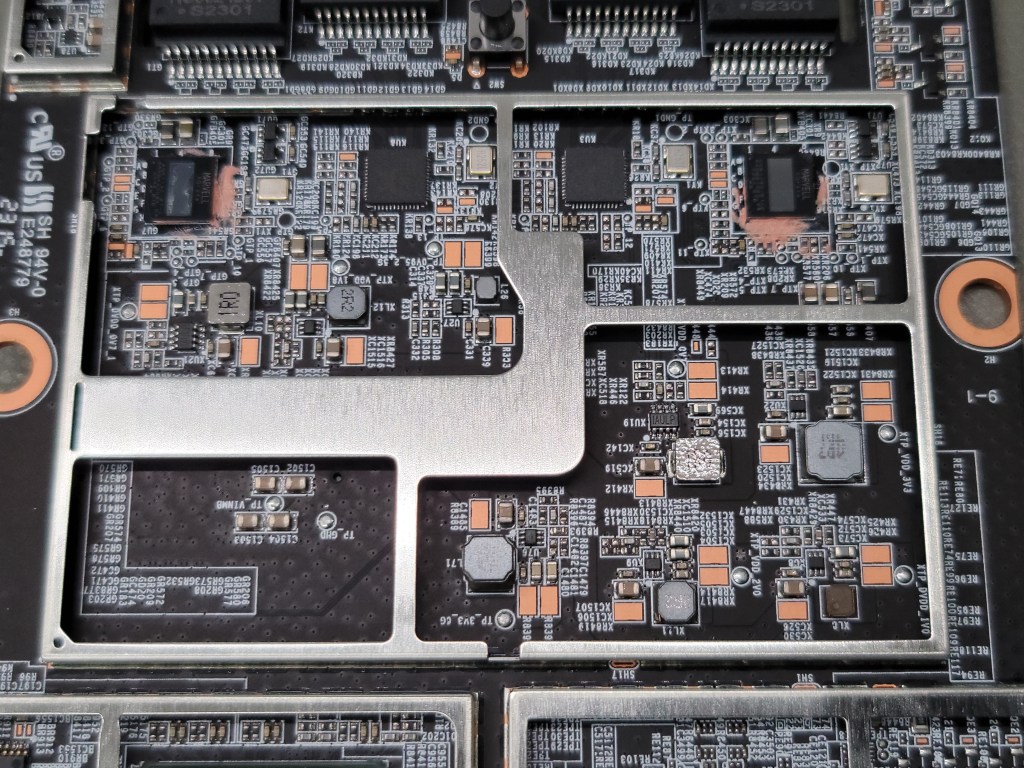 Product teardown: Verizon (Wistron NeWeb Corporation) CR1000A WiFi 6E ...